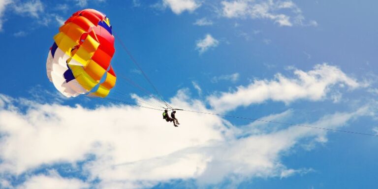 Types of Parasailing for Thrill-Seekers and Beginners